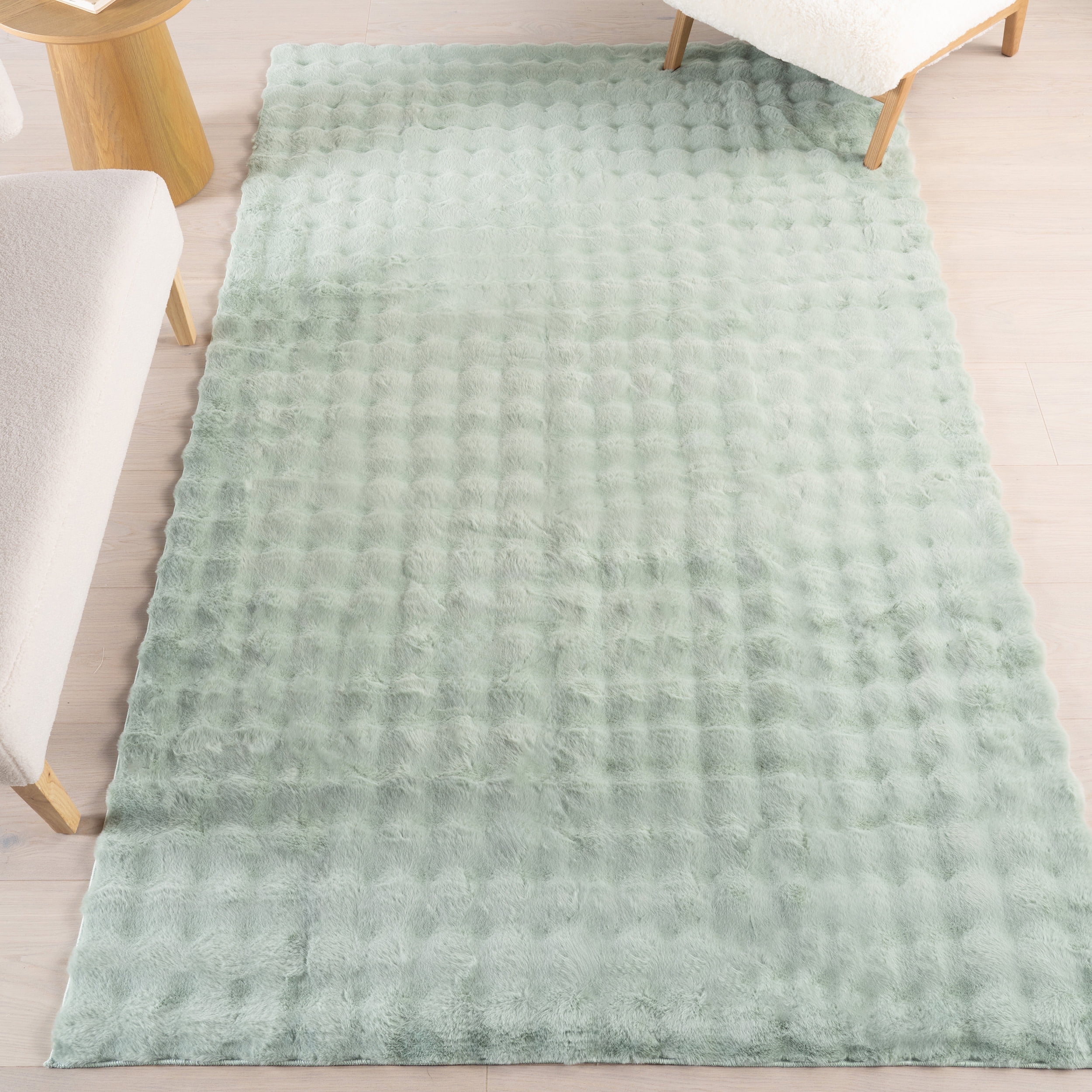 nuLOOM Jeni Solid Faux Rabbit Machine Washable Area Rug, 3' 9" x 6 ...