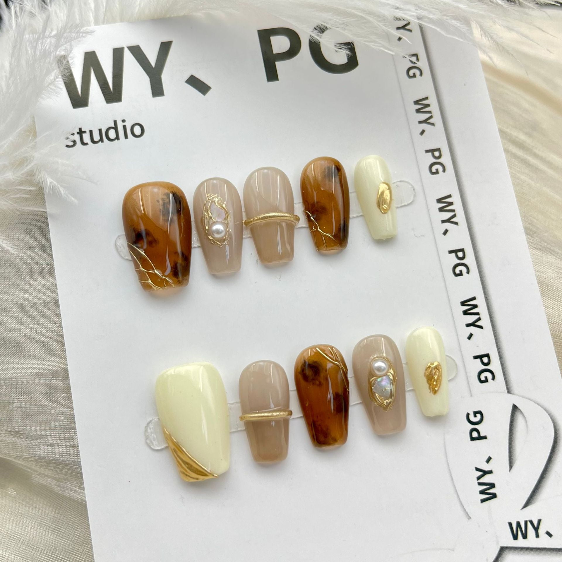 press on nails Purely hand-made wear-on nails Maillard short ladder ...