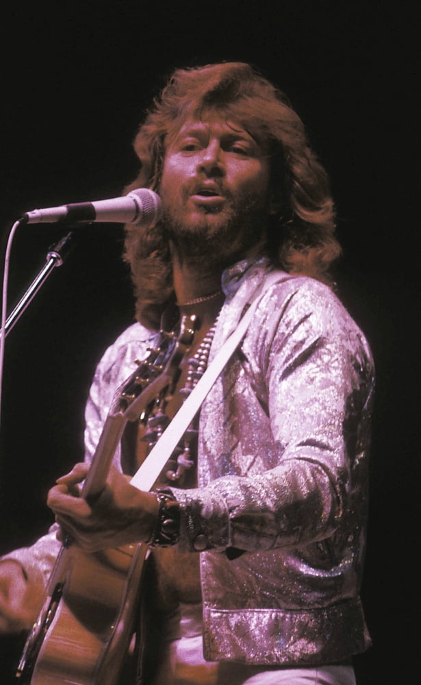 the Barry Gibb on stage Photo Print (8 x 10) - Walmart.com