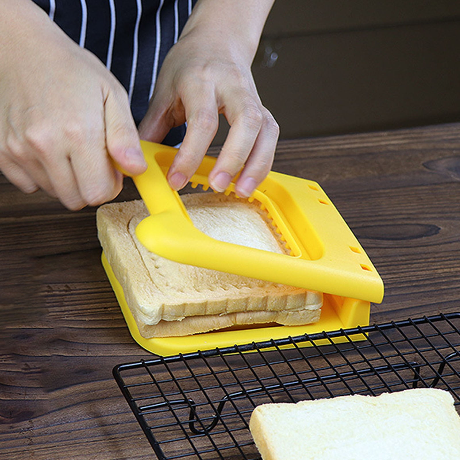 vnanda Sandwich Cutter Efficient Stainless Steel Bread Cutter with ...