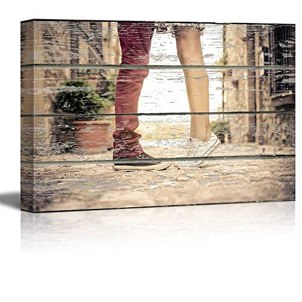 wall26 Canvas Print Wall Art Lovers Kissing in Italian Countryside ...